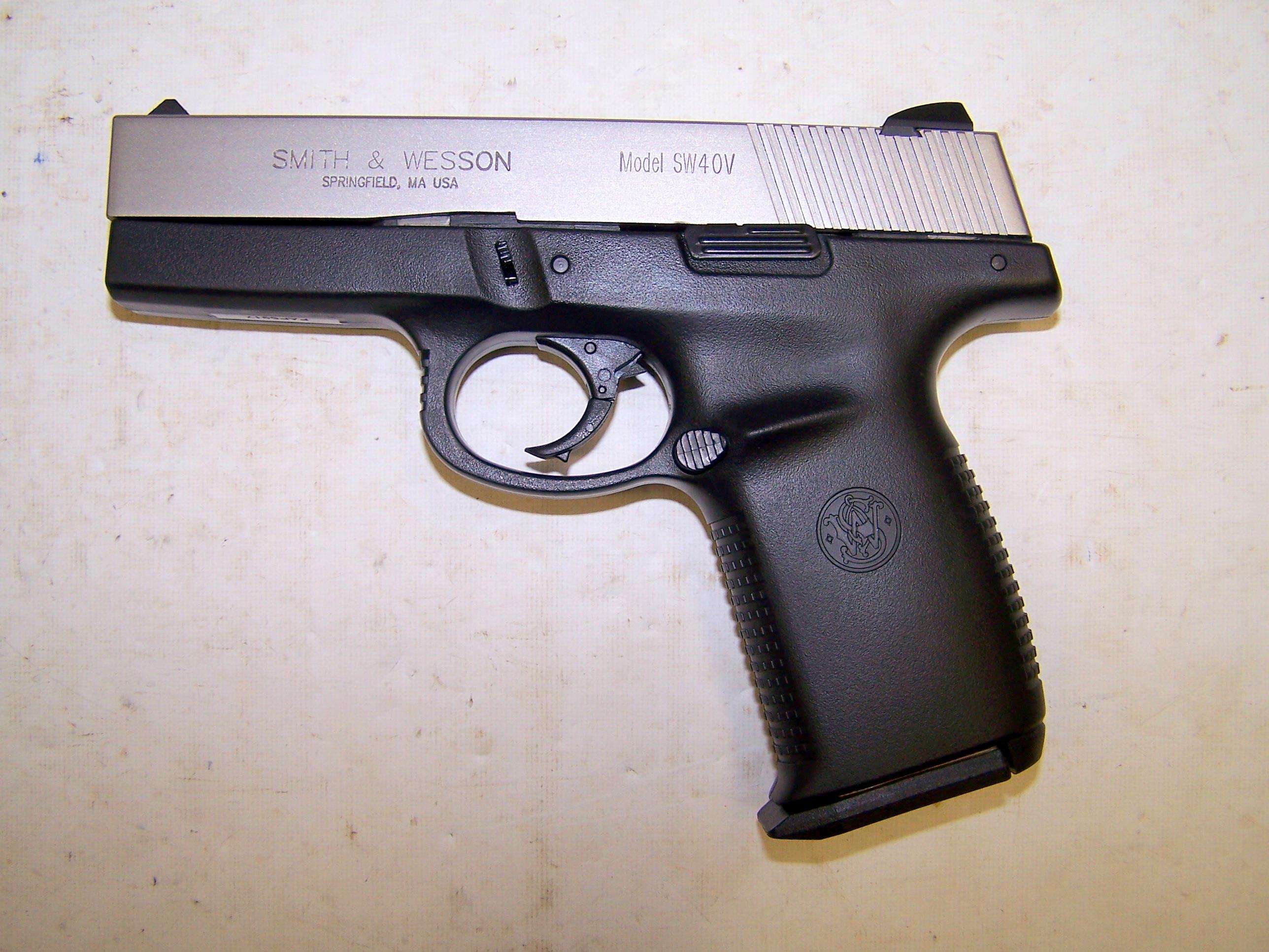 Smith & Wesson Model SW40V chambered in .40 S&W... for sale